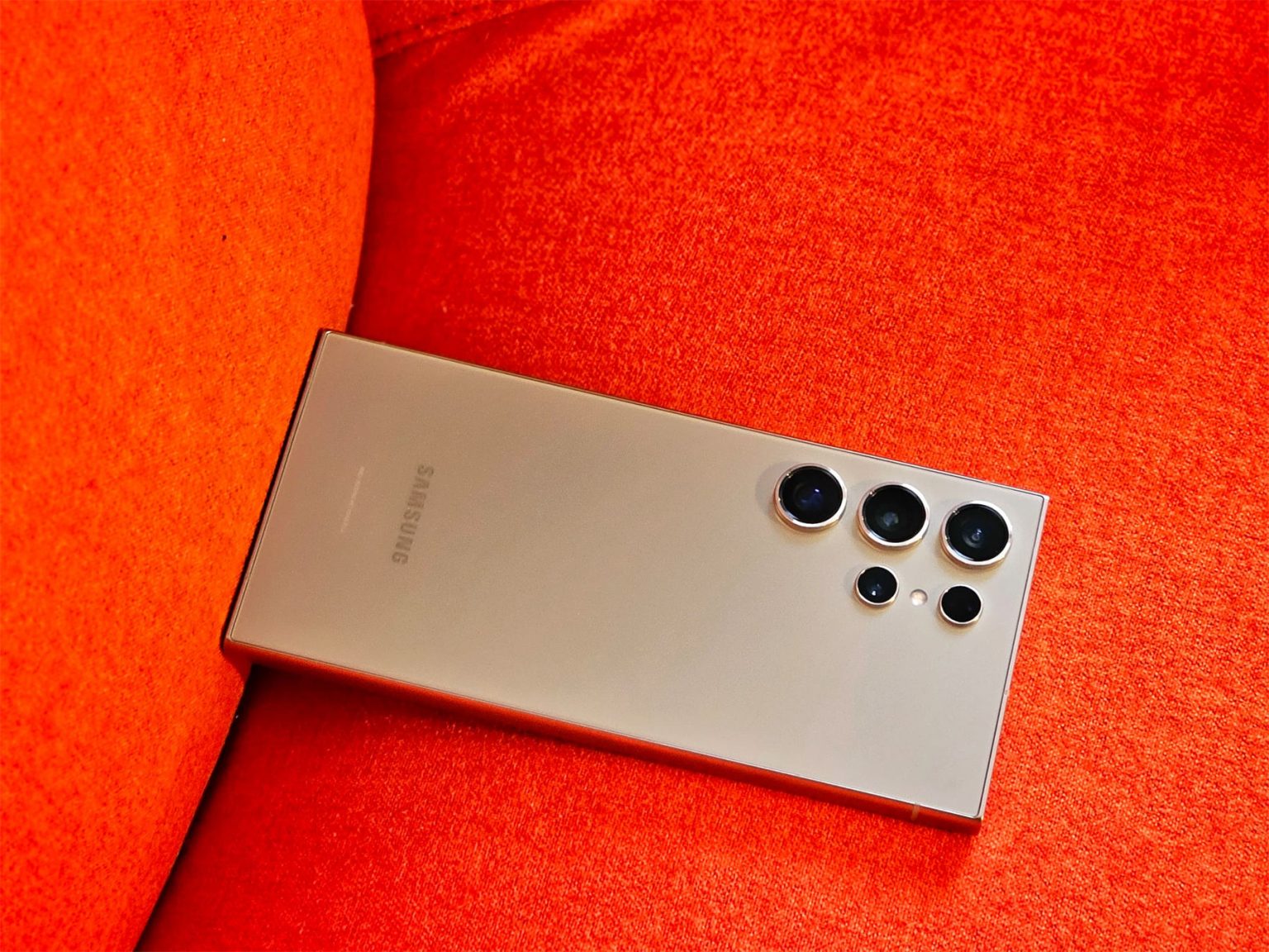 Samsung Galaxy S24 Ultra 詳細評測：憑 Galaxy AI 成為真正遙遙領先的 Android 新機皇！ - VTECH