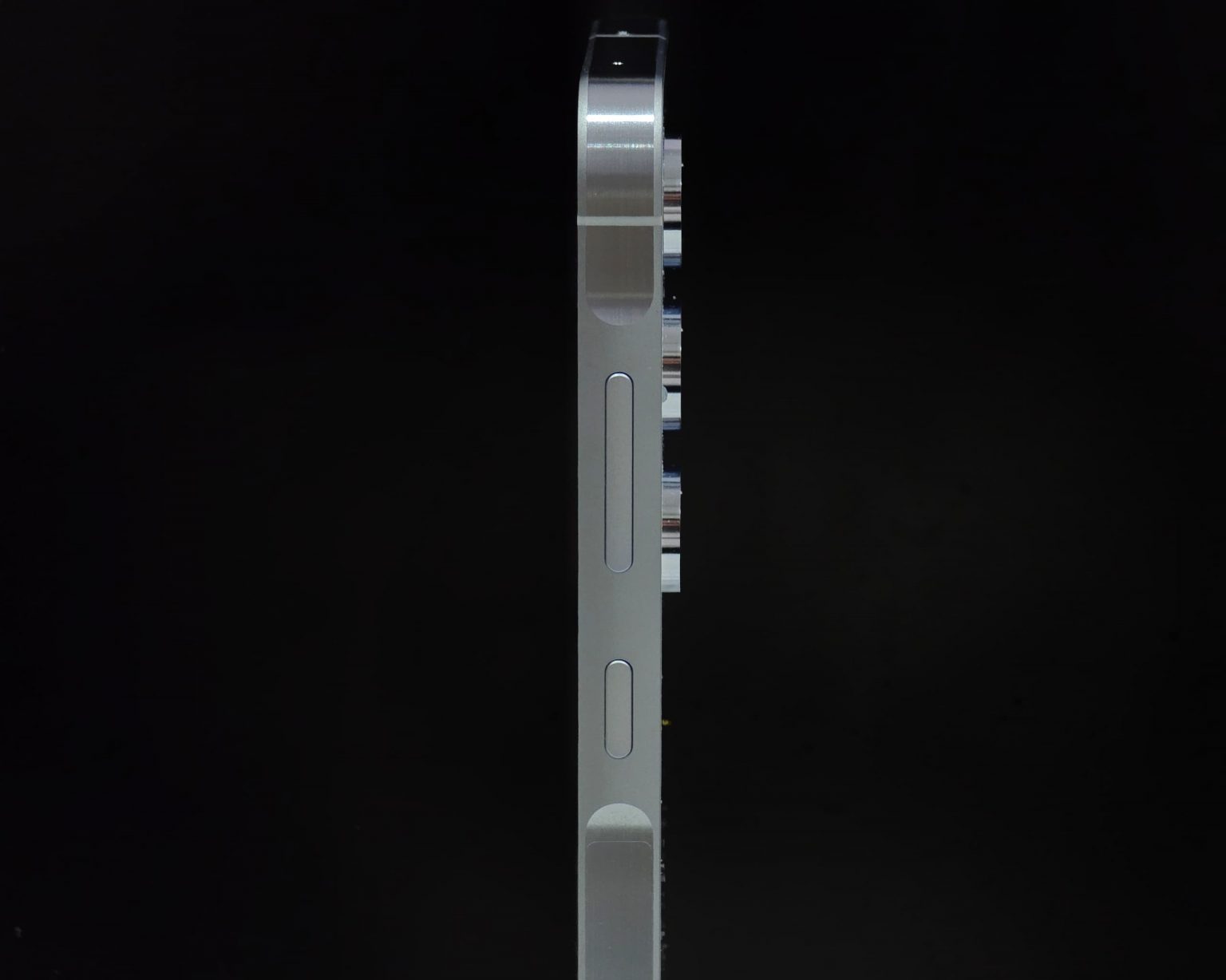 Samsung Galaxy A55 5G 詳細評測：質感、性能與安全性的升級足以讓它成為優秀的中階機？ - VTECH