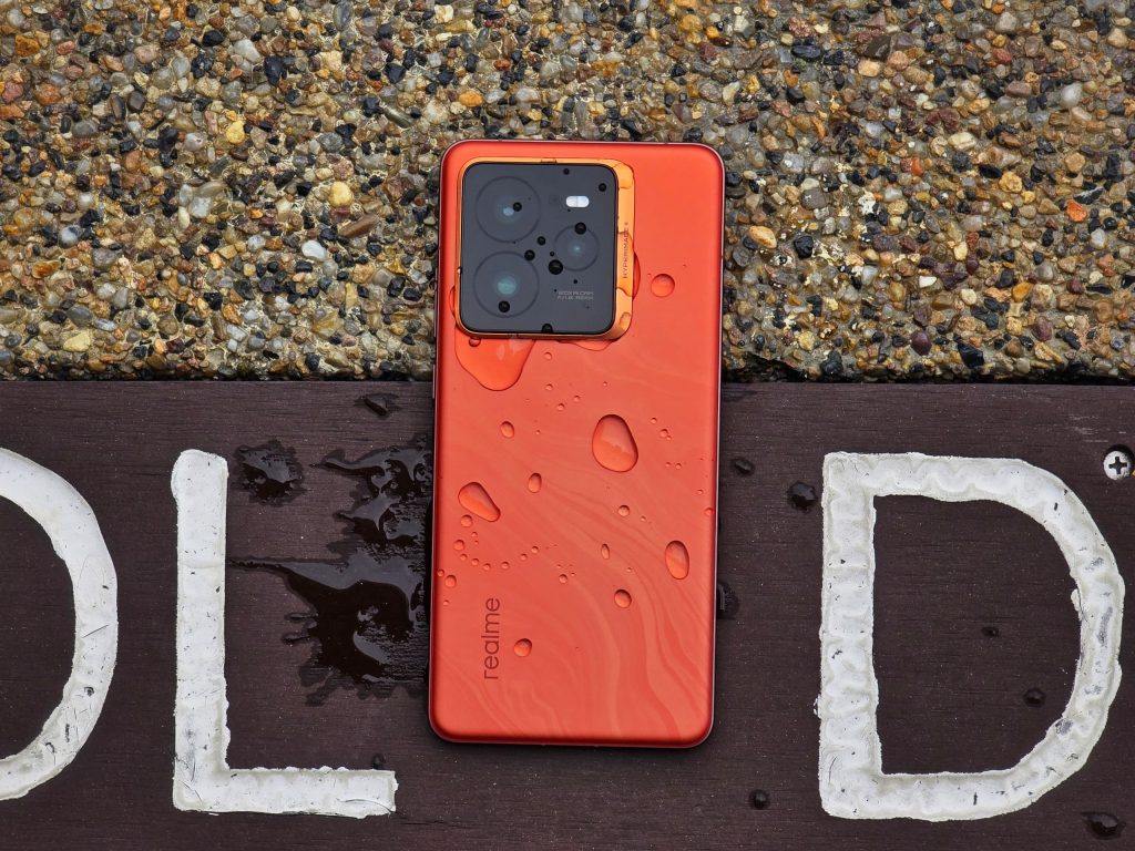 Realme GT7 Pro 開箱試玩：超强性能 + 超長續航力的新旗艦誕生！ - VTECH